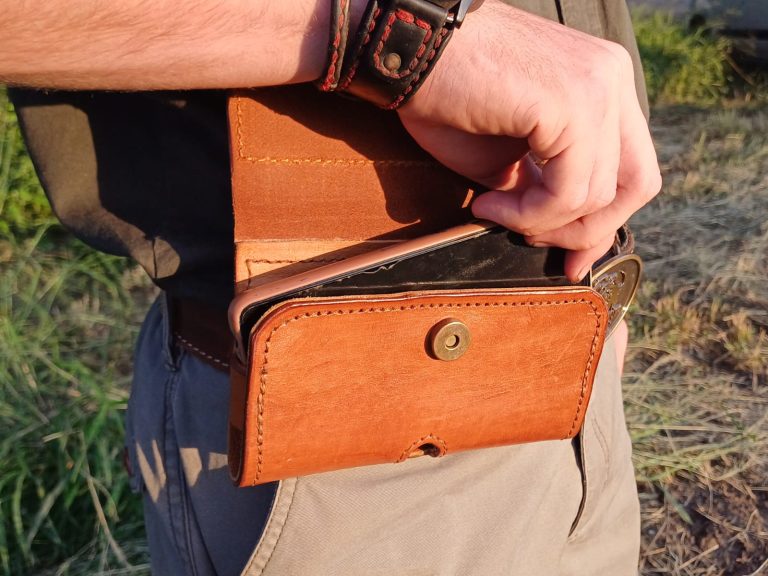 Leather Cell Phone Horizontal Pouch - Hunt Africa Leather